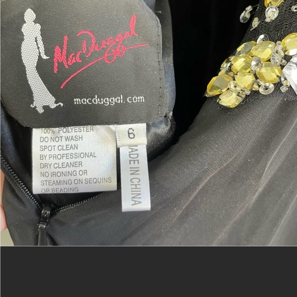 Mac Duggal Size 6 Black Gown - Gem